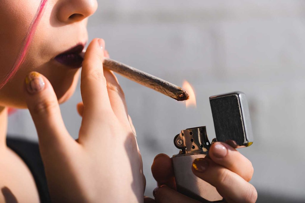 What is the Difference Between a Spliff and Joint