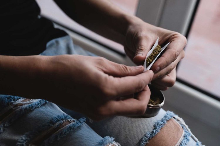 What is the Difference Between a Spliff and Joint